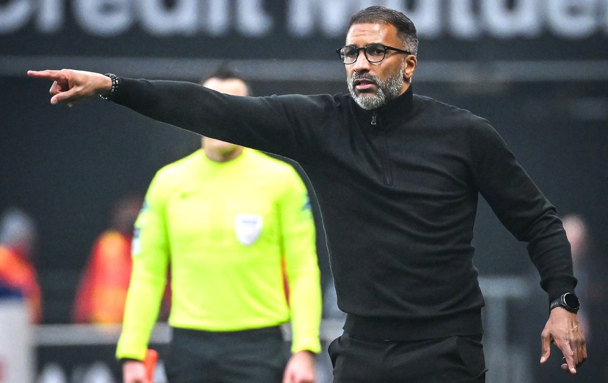 Habib Beye, un nouveau souffle africain sur le banc du Stade Rennais