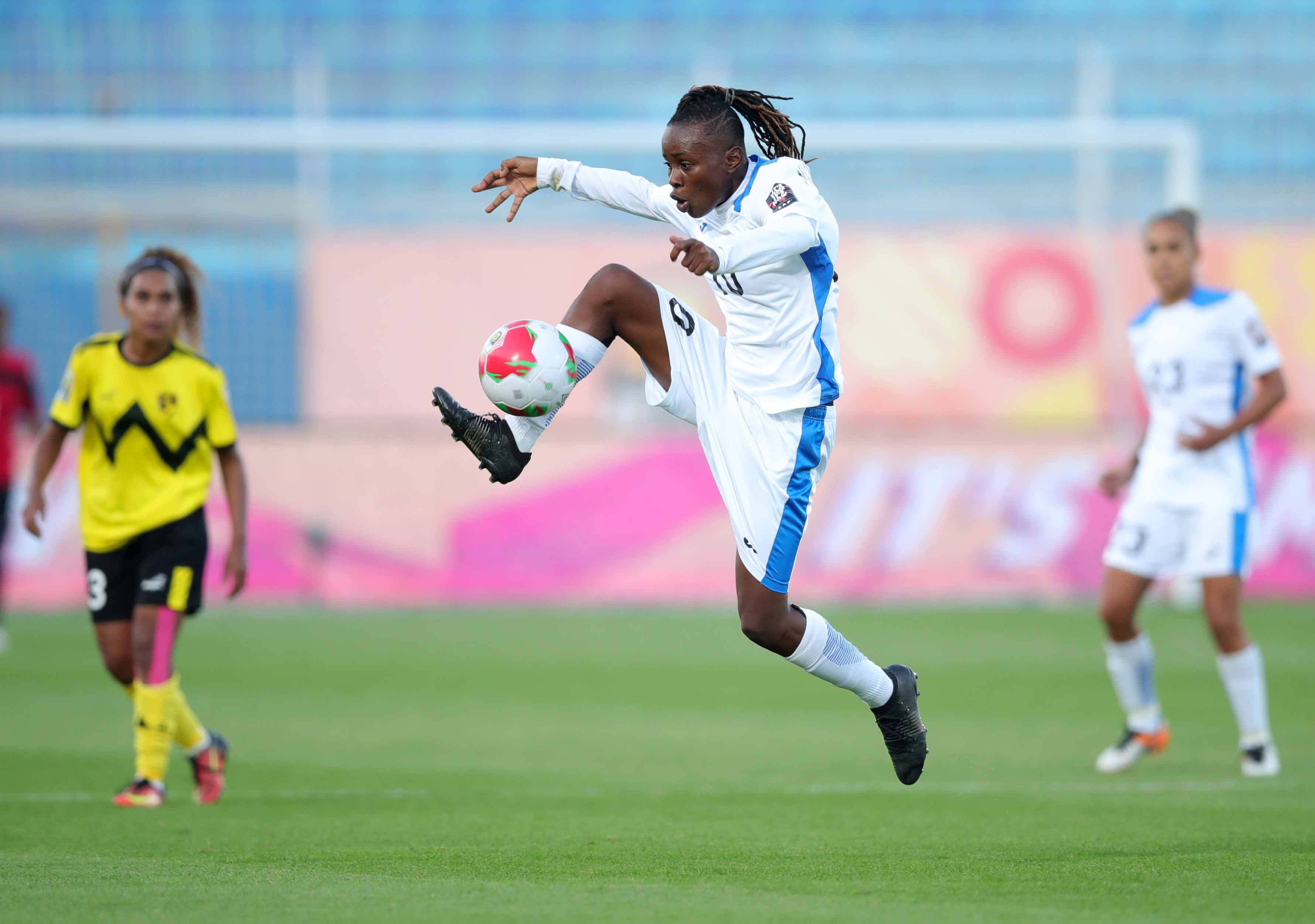malabo-king-s-se-reveille-face-au-wadi-degla