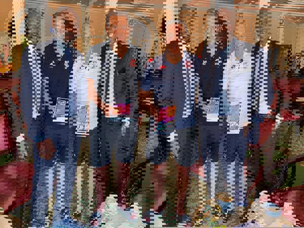 caf-presents-tablets-to-last-eight-teams