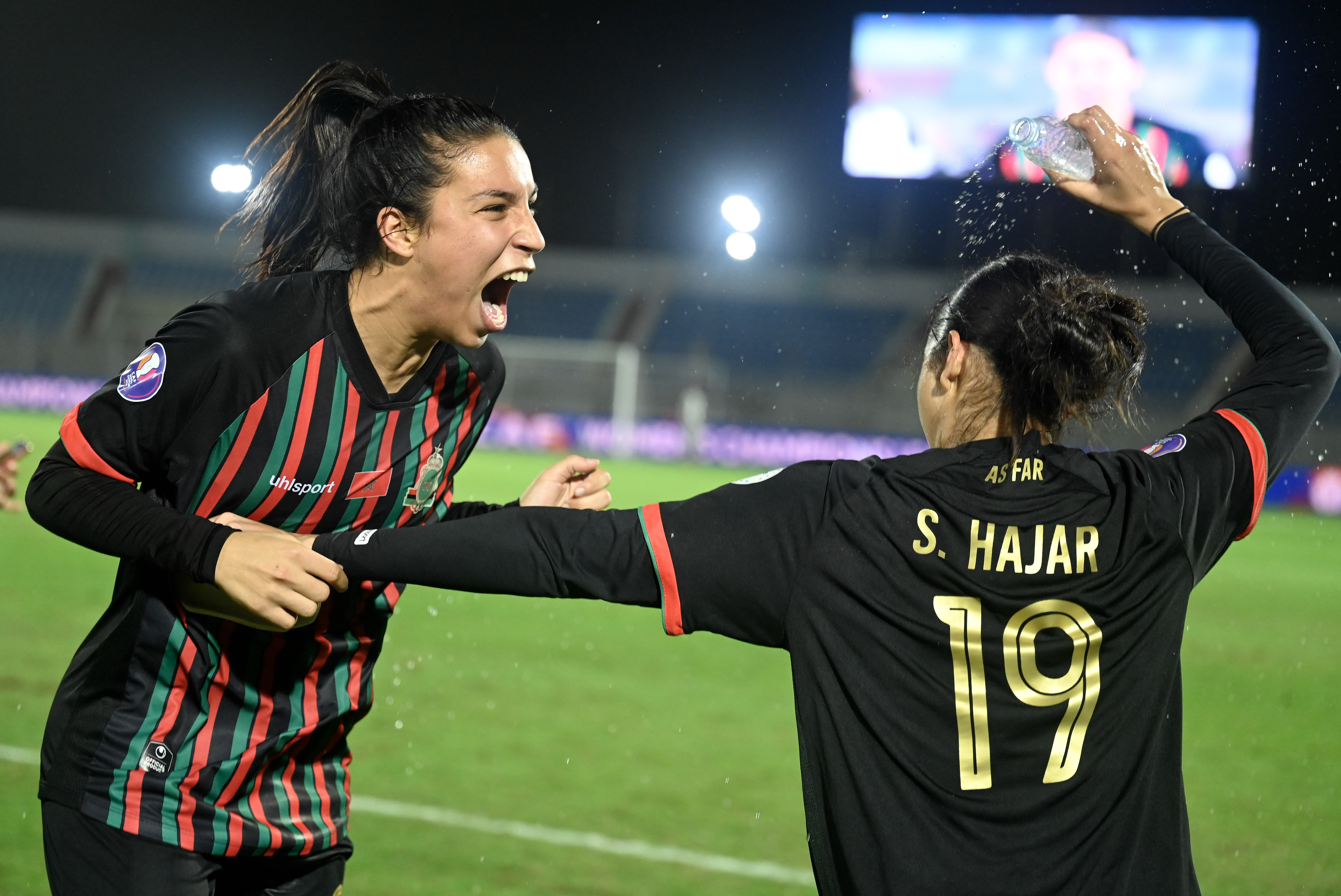 Semifinal – AS FAR v FC Masar