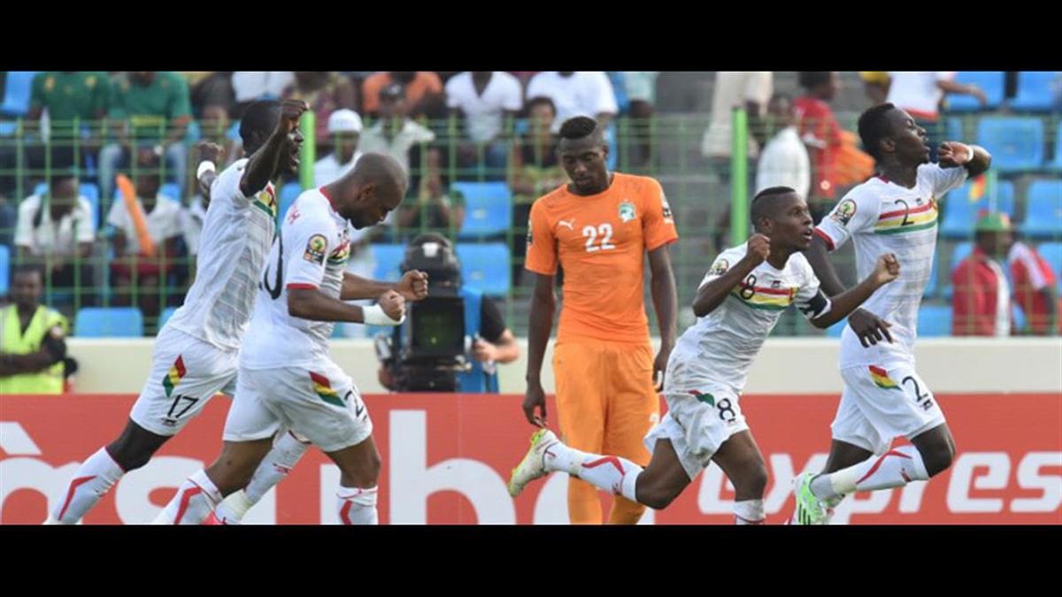 doumbia-goal-secures-draw-for-10-man-ivory-coast