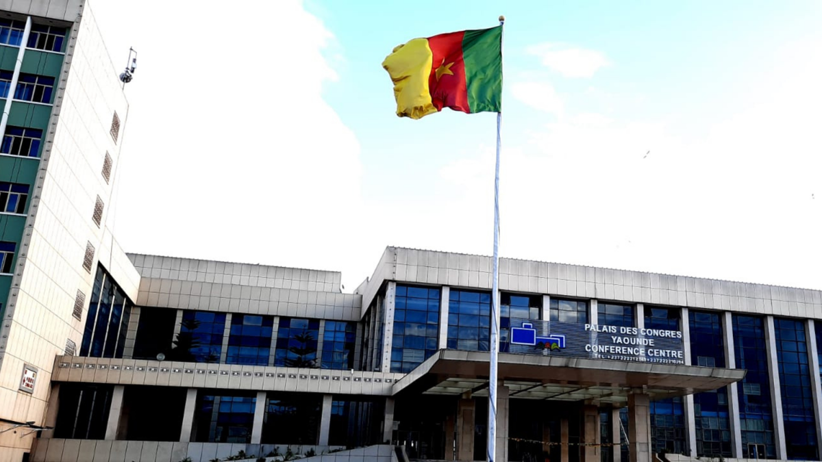 le-palais-des-congres-de-yaounde-se-prepare-a-accueillir-les-plus ...